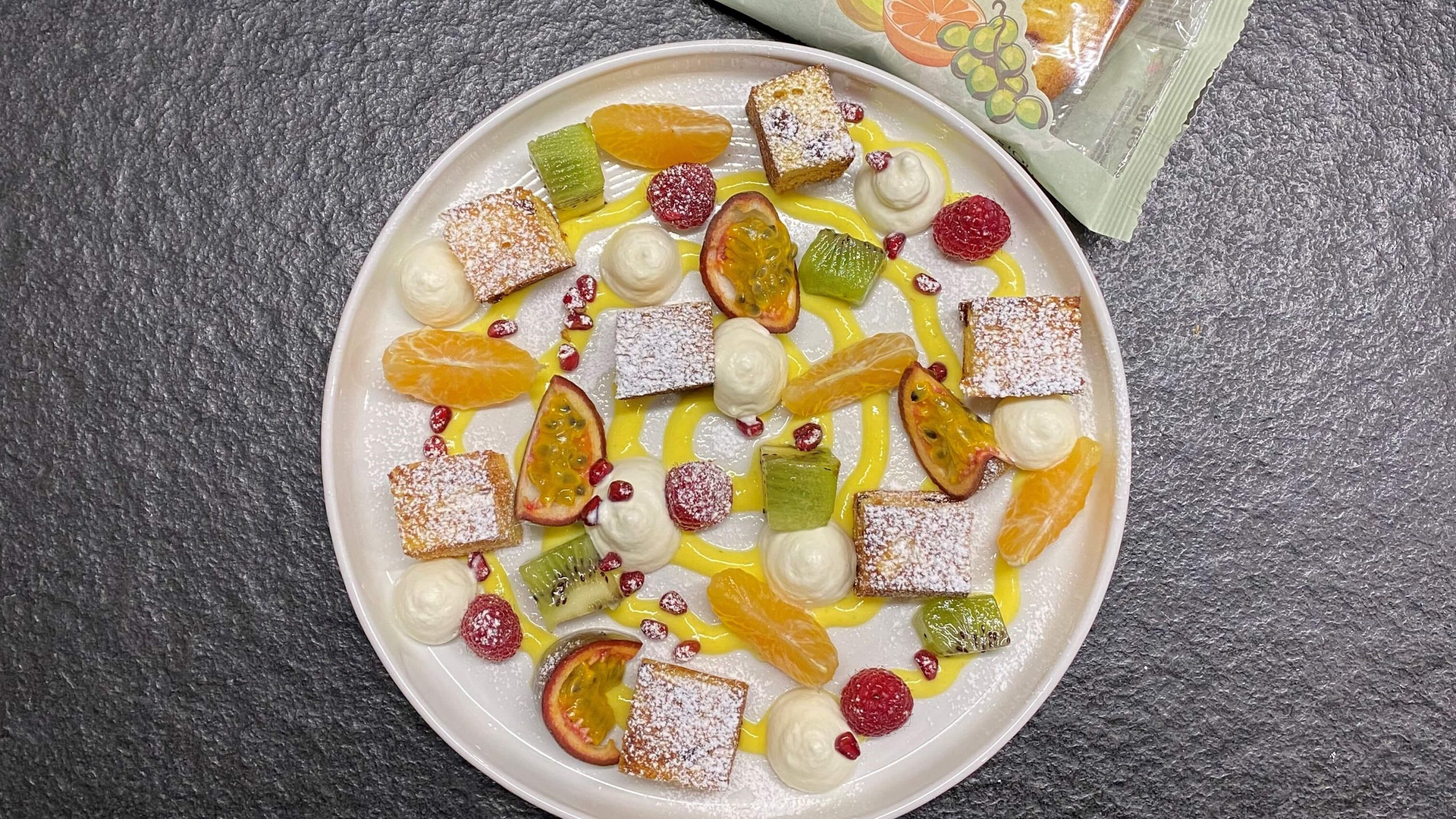 Panettone Dessert, Cream and Fruit - Insolito Panettone